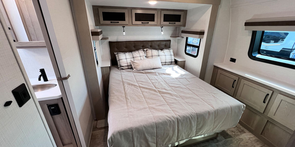 RV Open House: 2024 Rockwood Signature 8338DB Preview - RV Trader Blog