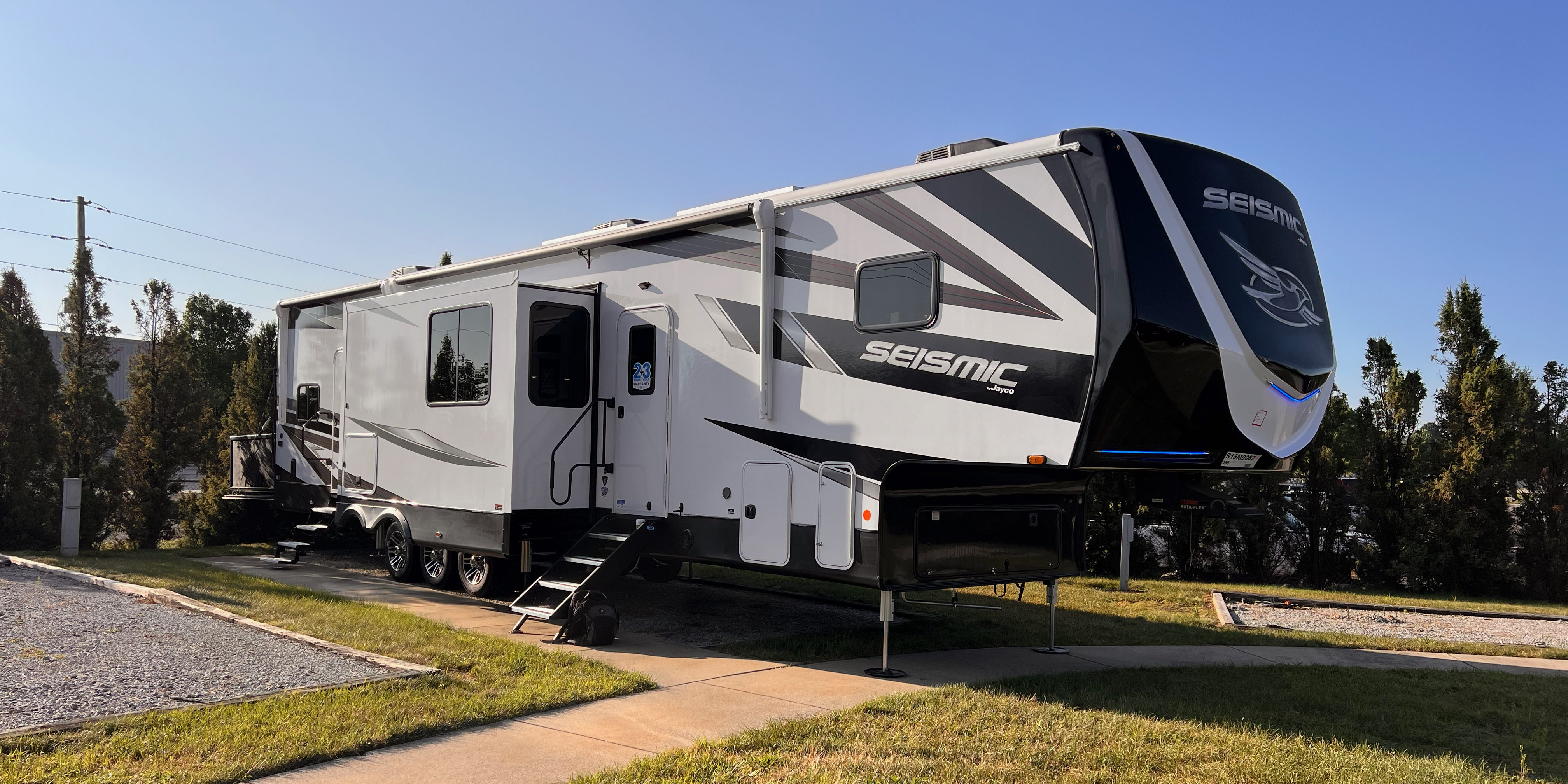 2025 Jayco Seismic 399 Review - RV Trader Blog