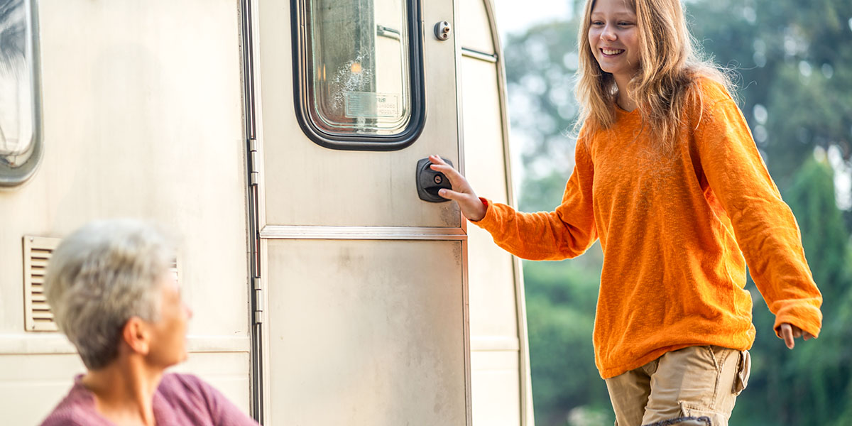 How to Be Good a Camping Neighbor: 5 Tips for RVers - RV Trader Blog