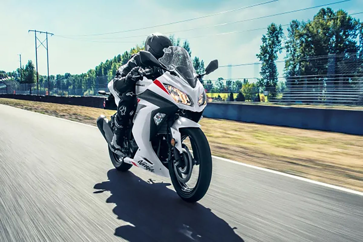 Kawasaki Brings Back the Ninja 300 ABS for 2026 - Cycle Trader Blog