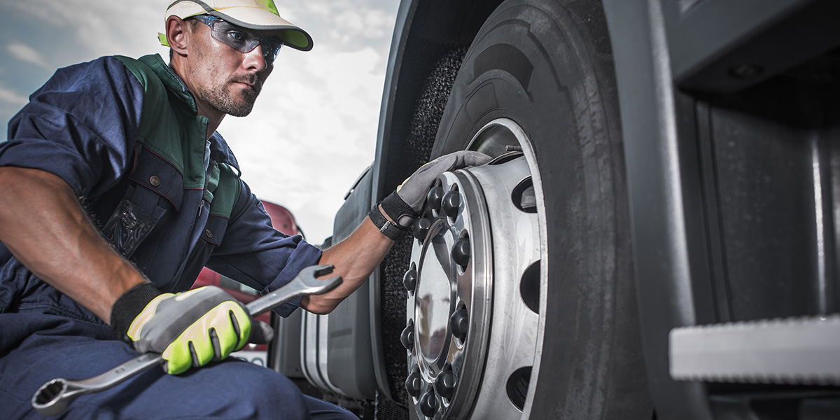6 Tips for Hiring a Trustworthy Commercial Vehicle Mechanic ...