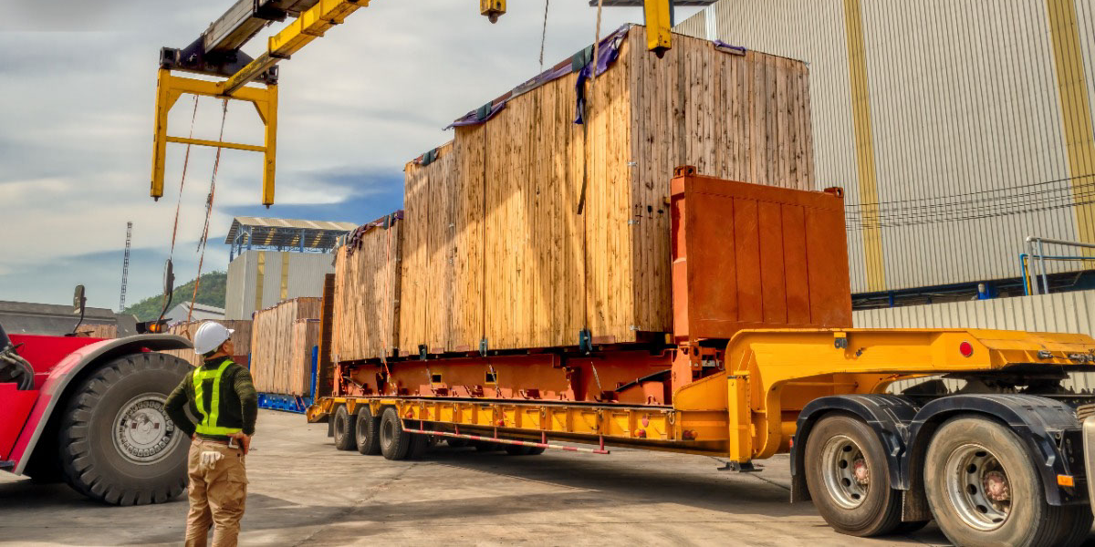 Tips For Securing Cargo to a Work Trailer - Commercial Truck Trader Blog