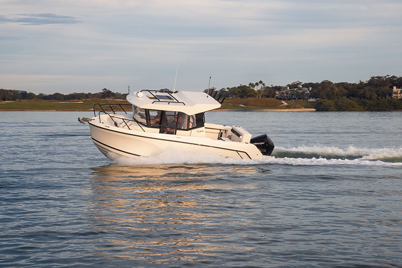 Bayliner Trophy T23 Pilothouse Review – Boatmart Blog