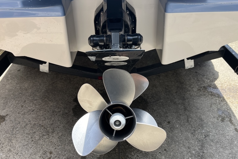 Sterndrive Engines Combine Inboards, Outboards – Boatmart Blog
