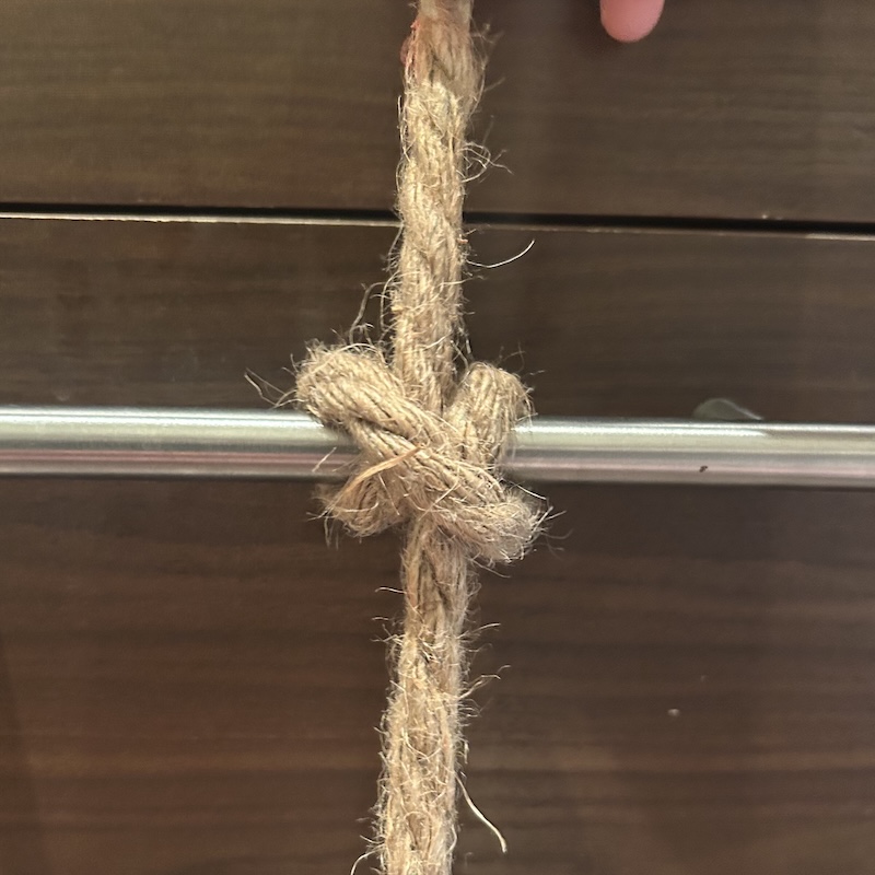 In Detail: How to Tie a Clove Hitch Knot – Boatmart Blog